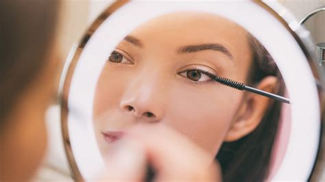 Why You Should Never Use Somebody Else's Mascara