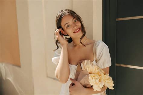 Enhance your portfolio with stunning outdoor modelling shots this summer – Models Direct