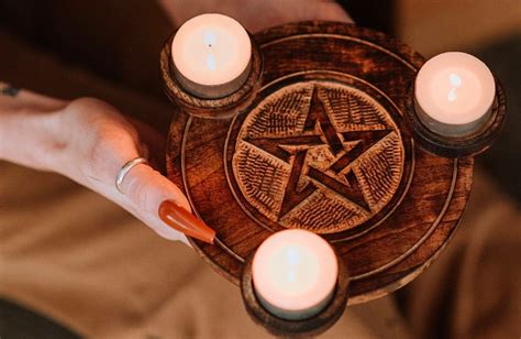 Magie Noire : Définition, Pratiques et Rituels – Esoterique Paris