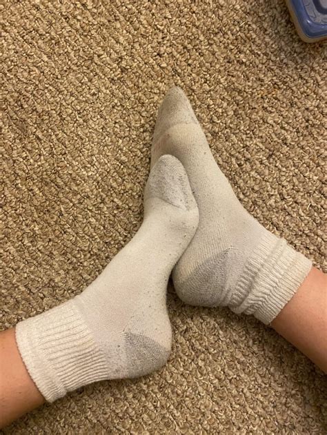 Start your 2023 off right with a sniff of my stinky socks 😇 : r/usedsocks