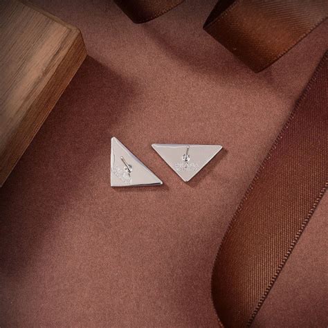 Prada Серьги маленькие - купить с доставкой по выгодным ценам в ...