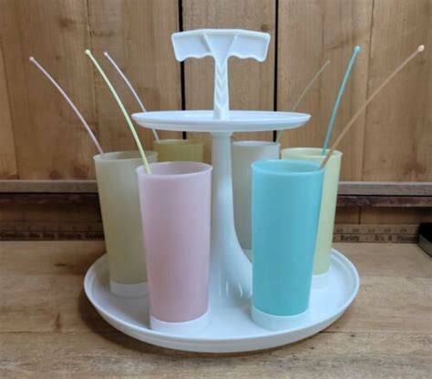 Save That Jel-Ring Mold! Why Tupperware May Be Going Away Forever