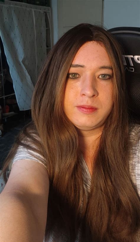 My first make up attempt. Any advice is very appreciated! : r/crossdressing