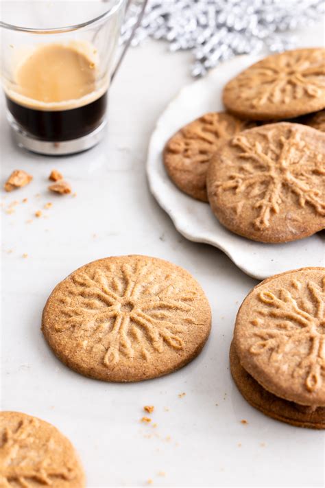 Dutch windmill cookies (speculaas) - With Spice