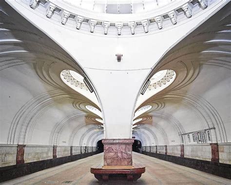 Visite des stations de métro de Moscou