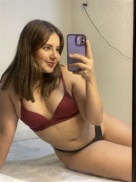 Am I pretty what do you think? 18F : r/amihot
