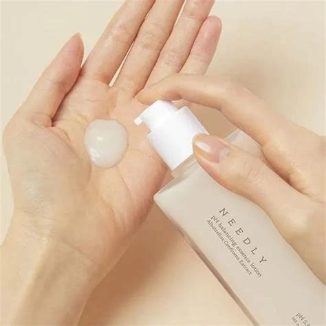 Needly pH Balancing Essence Lotion – BASIC MADE CO