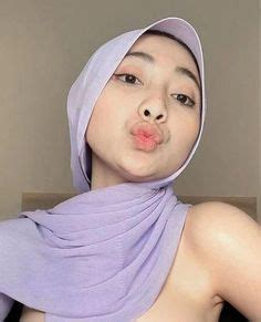 vidioku ada di link 😍 | Hijab trends, Foto cewek hijab aesthetic, Beautiful hijab