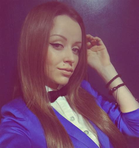 Яна Маслова