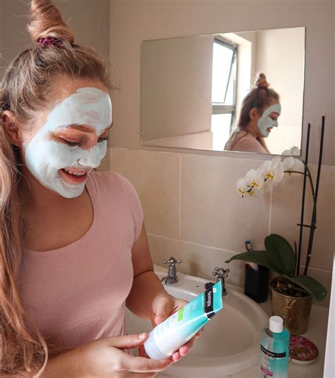 Purer, Brighter Skin with Neutrogena's Skin Detox {WIN!} - Sincerely Blonde