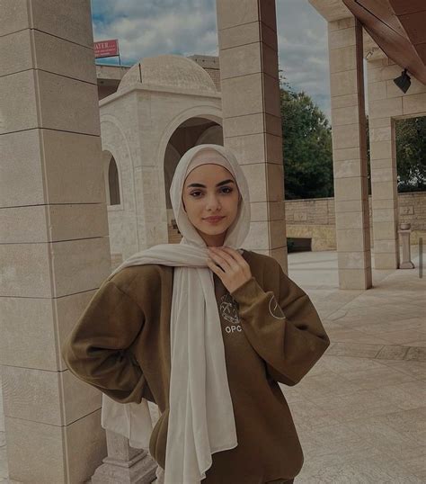 Pin by sarah ⋆.ᡣ𐭩𖥔˚ on hijab | Hijabi fashion casual, Stylish hijab ...
