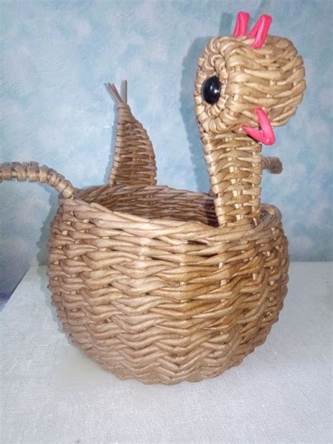 Корзинка пасхальная из бумажной лозы