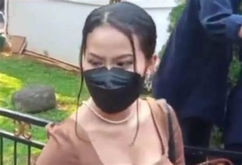 Selebgram Siskaeee Penuhi Panggilan Polisi Terkait Kasus Rumah Produksi Film Dewasa – Ipol.id