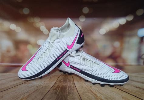 Nike как новые белые бутсы копы — цена 2180 грн в каталоге Бутсы Купить ...