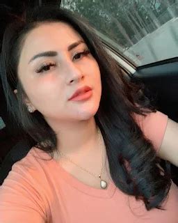 Tante Bohay Cantik bokong semok Gemesin - Republic Renger Cantik