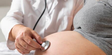 11 Dukungan dan Sikap Suami Saat Istri Hamil yang Perlu Dilakukan