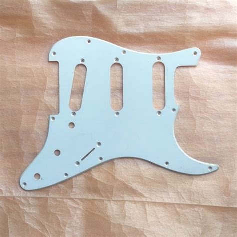 Jual Pickguard Stratocaster SSS Strat Original - 1Ply Putih - Kab ...