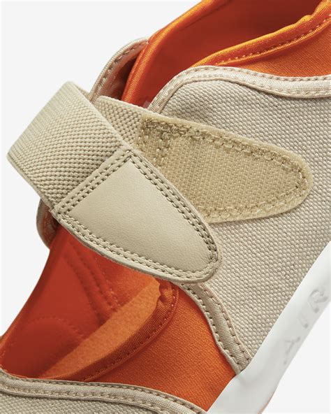Nike Air Rift Women's Shoes. Nike LU