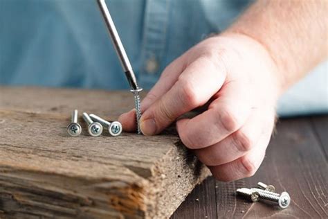 How To Use A Screwdriver Correctly