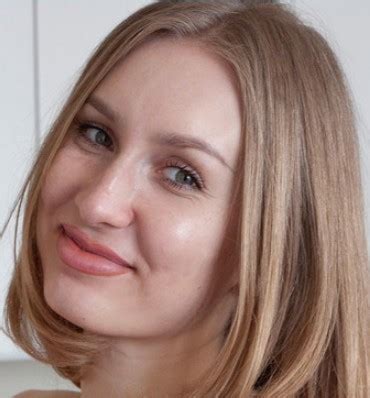 Lia Pink Biography, Height, Age, Birthday, Wiki & More