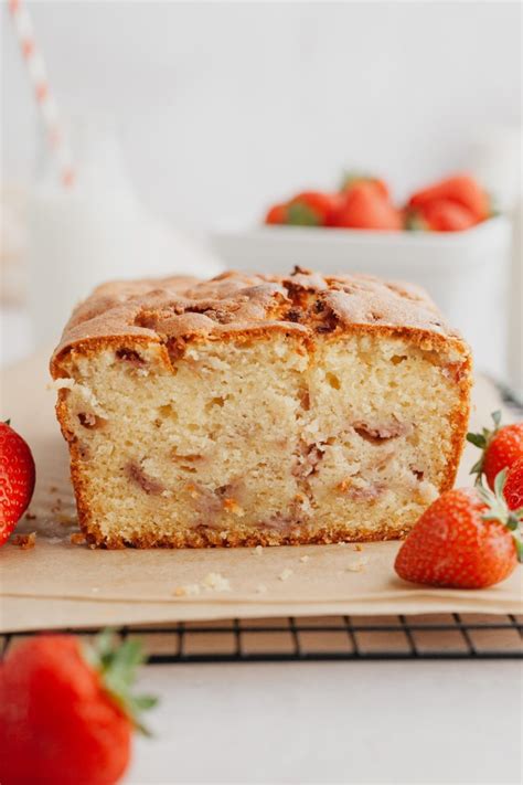 Strawberry Pound Cake - Easy Strawberry Cake Recipe