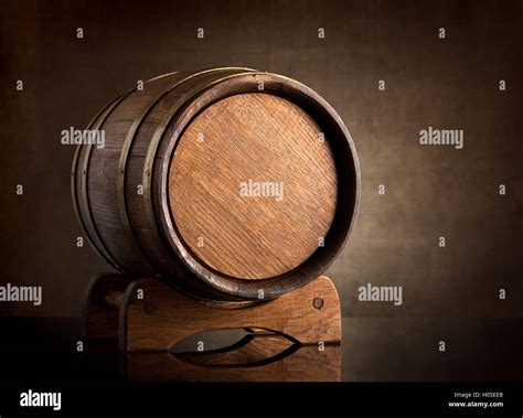 Old wooden barrel Stock Photo - Alamy