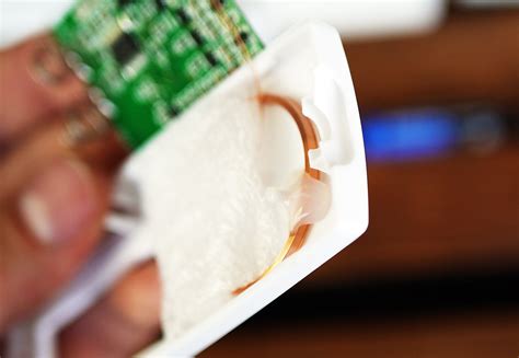 Дубликатор RFID 125 кГц: делаем дубликаты пропусков, домофонных ключей ...