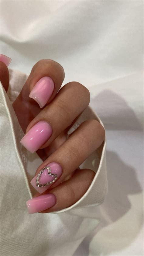 Pin by Арина Ниик on Быстрое сохранение | Nails inspiration, Squoval ...