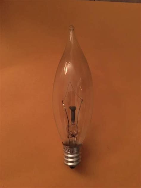 Please help me ID my light bulbs : r/lightbulbs