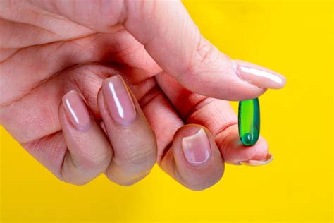 Package of Magnesium powder on the hand - Creative Commons Bilder