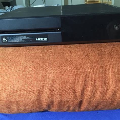 Xbox One inkl. Kontroller HDMI und 3 Spiele in 8020 Graz für € 150,00 ...