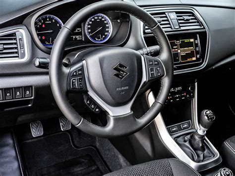Suzuki SX4 (Suzuki SX4) - стоимость, цена, характеристика и фото ...
