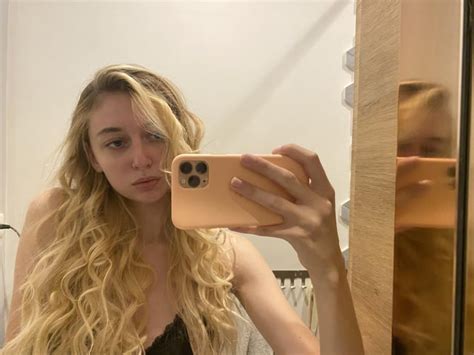 Has everyone left reddit? (F19) : r/amihot