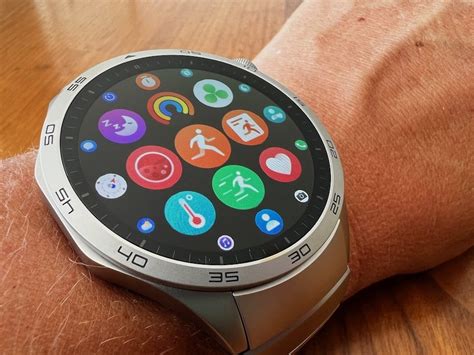 HUAWEI Watch GT 4 Serie, Freebuds Pro 3 und Watch Ultimate Gold Edition ...
