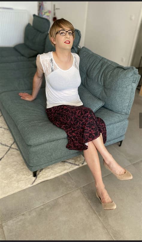 WORLD OF CROSSDRESSING: Fanny Lovedresses Part-2