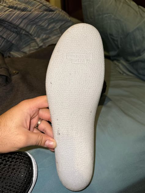 Got these Kobe Mambacita off GOAT shortly after they released… This size tag bugging me out ...