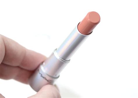 Đánh giá son dưỡng MAC Glow Play / Swatches trong bóng râm Sweet Treat ...