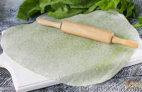 Рецепт: Домашняя лапша со шпинатом на RussianFood.com