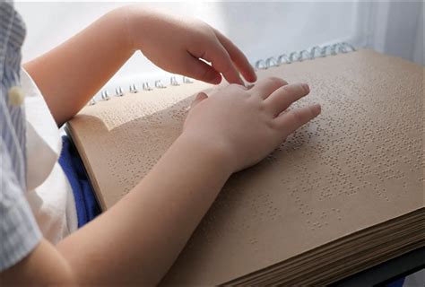 В Узбекистане увеличится количество библиотек для незрячих