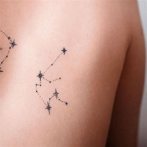 Тату знак Зодиака Водолей / значение, идеи / 35+ фото | VeAn Tattoo