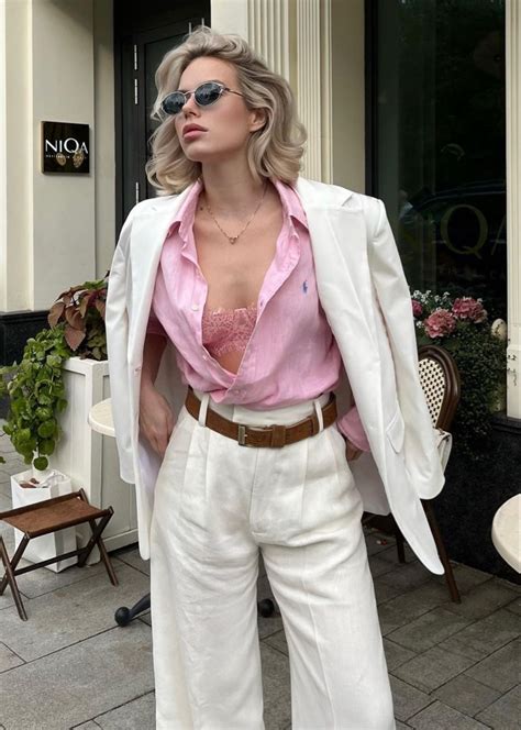 Pin by Dilyara on world = runway | Clothes, Chic outfits, Classic style ...