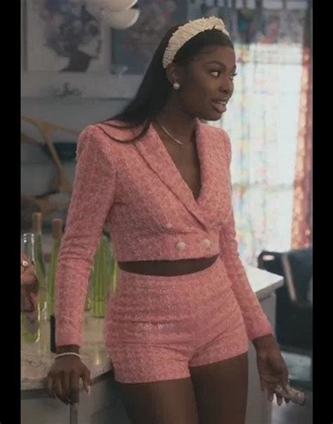 Bel-Air S02 Coco Jones Cropped Blazer | Hilary Banks Blazer