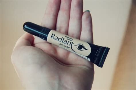 Хороший бюджетный консилер Radiant Concealer Vivienne Sabo Moisturizing ...
