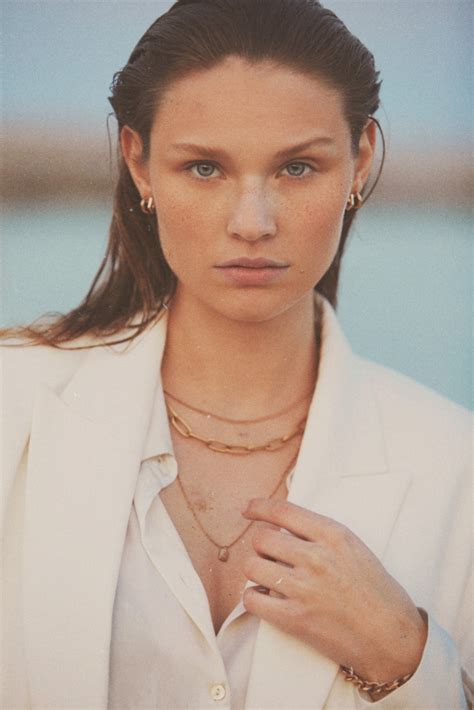 Jil Nübel | LOUISA MODELS