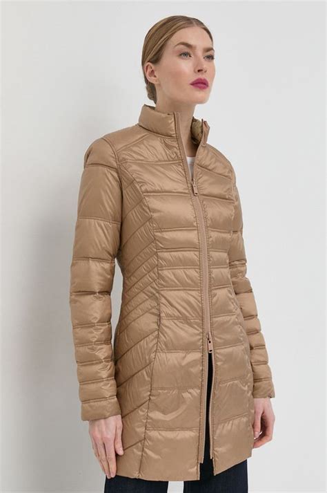 Двусторонняя куртка Guess женская цвет коричневый переходная | ANSWEAR.ua