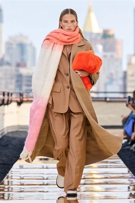 COS Debuted Its Minimalist Collection at New York Fashion Week—And ...