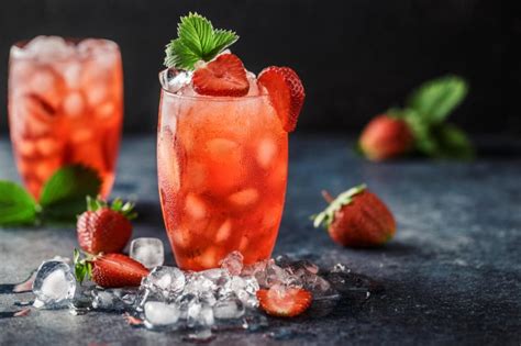 Летние морсы: 5 рецептов освежающих напитков из ягод и фруктов - The ...