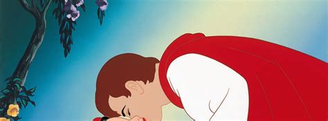 Le baiser non consenti du prince charmant à Blanche-Neige fait polémique - Radio Contact - Radio ...