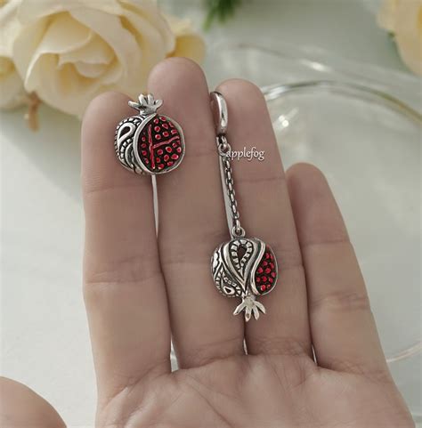 Серебряные серьги с гранатом купить