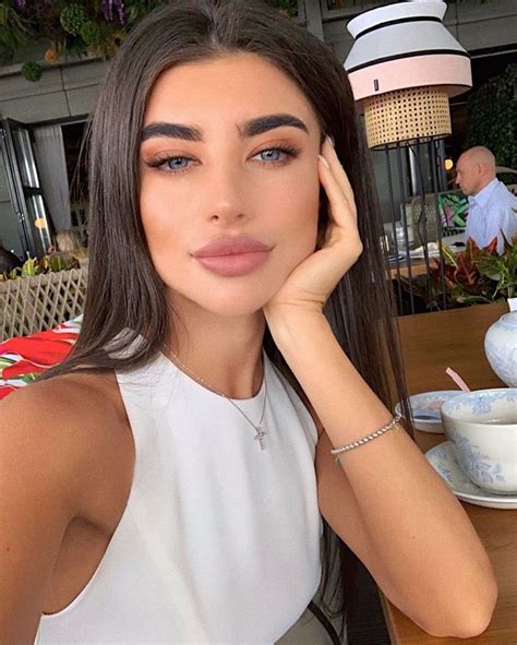 Instagram Russia | Everyday makeup, Hair makeup, Makeup looks